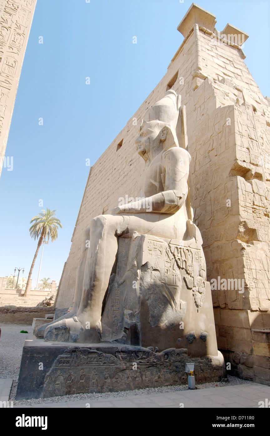 Statue of Ramses II with his daughter Meritamen, Karnak Temple Complex ...