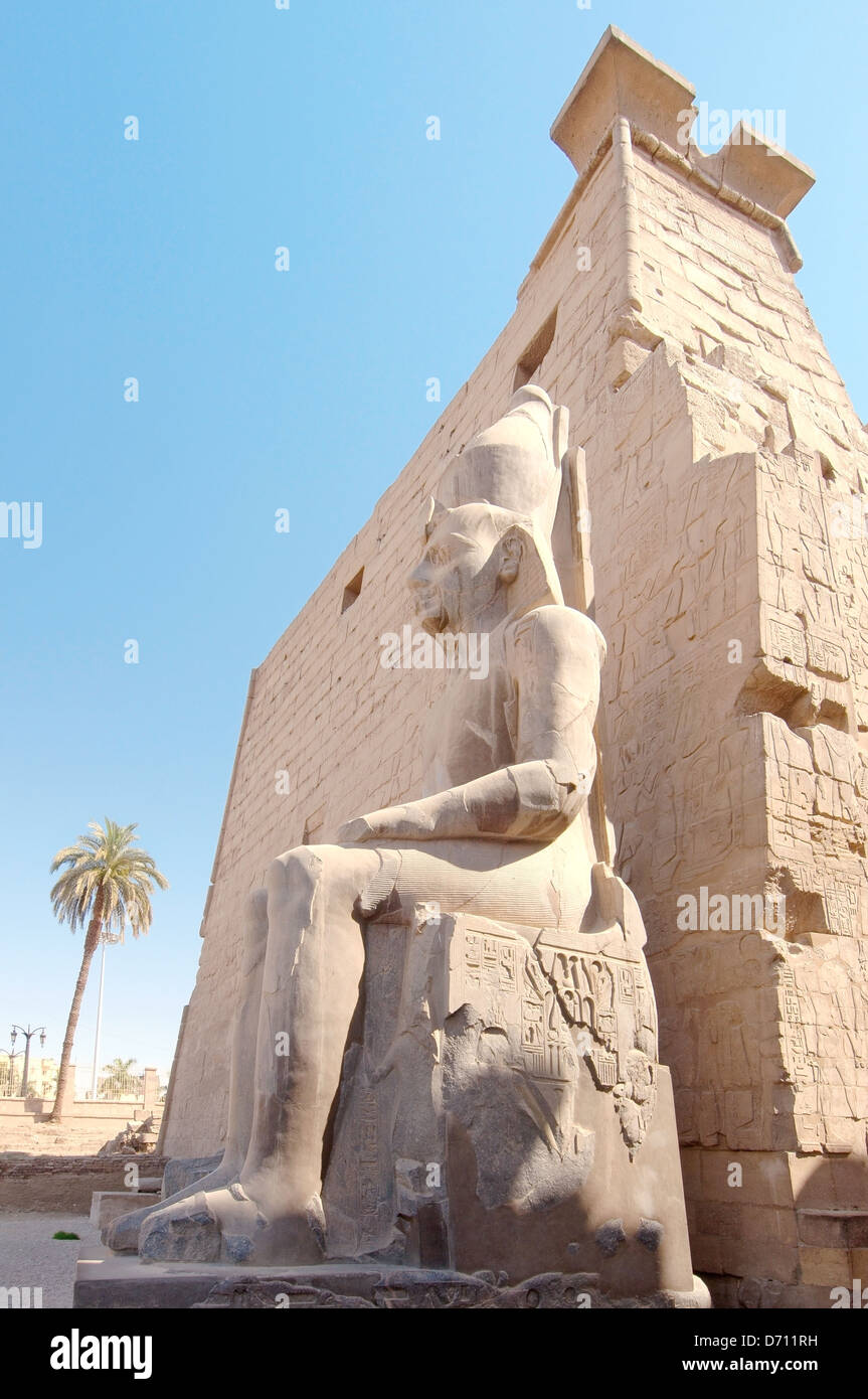 Statue of Ramses II with his daughter Meritamen, Karnak Temple Complex ...