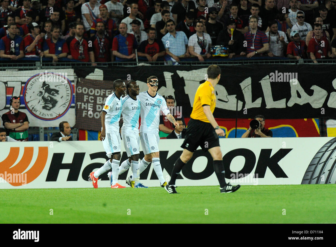 Fernando torres celebrate hi-res stock photography and images - Alamy
