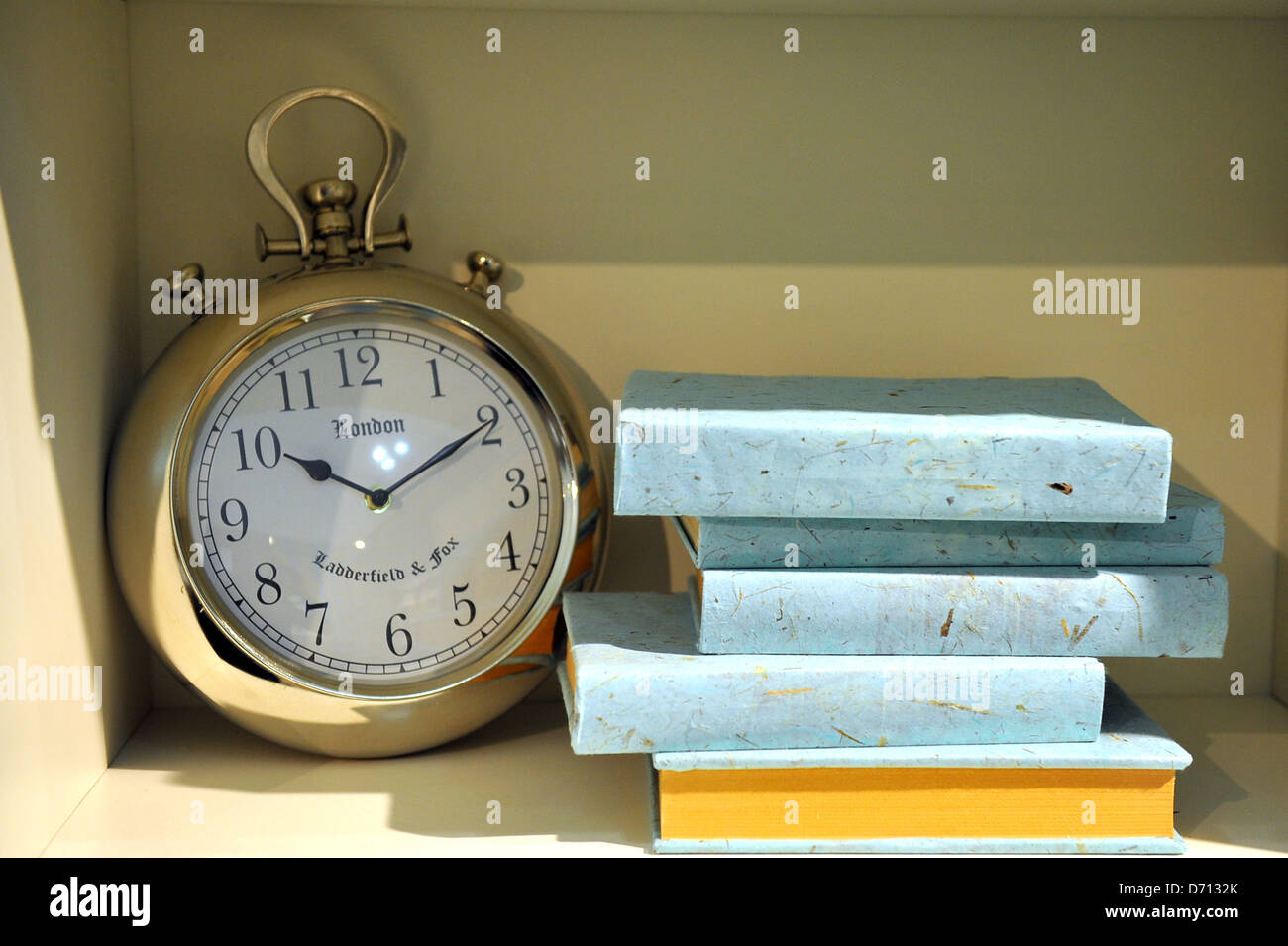 Interior design shelves hi-res stock photography and images - Alamy