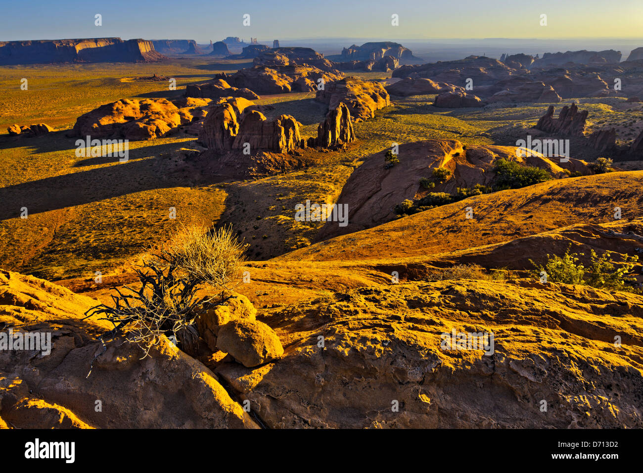 Hunts mesa monument valley morning hi-res stock photography and images ...
