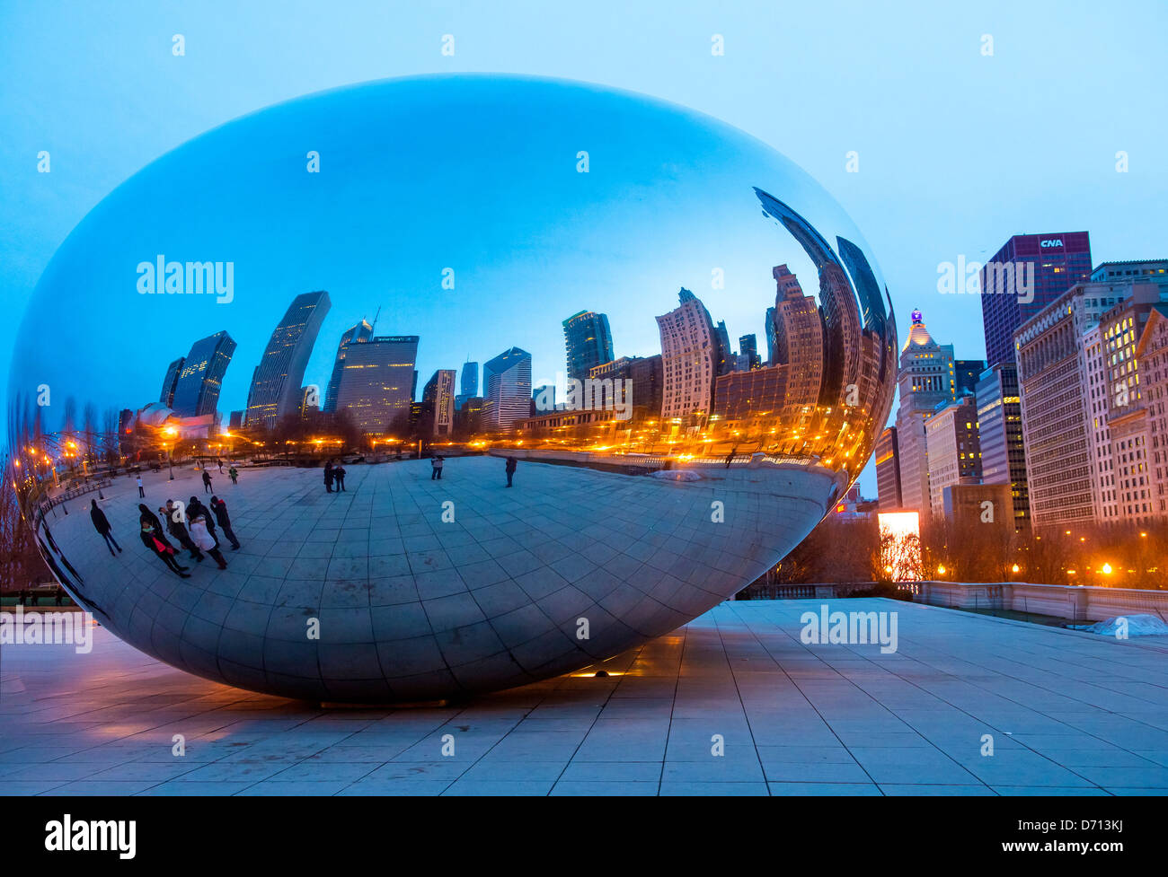 Cloud gate sculpture in millennium park hi-res stock photography and ...