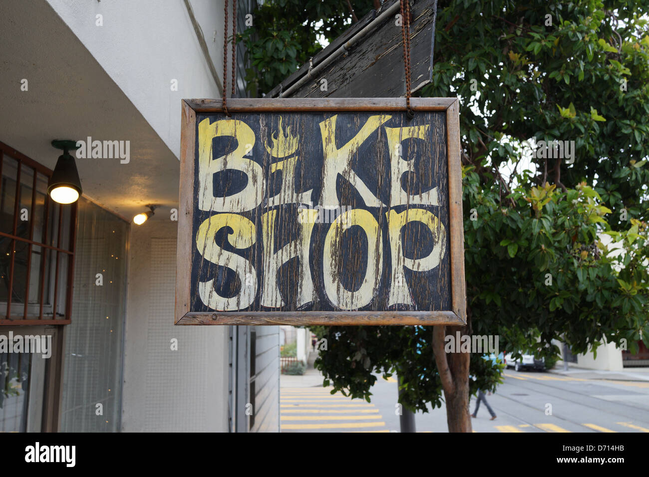 Bike shop sign hi-res stock photography and images - Alamy