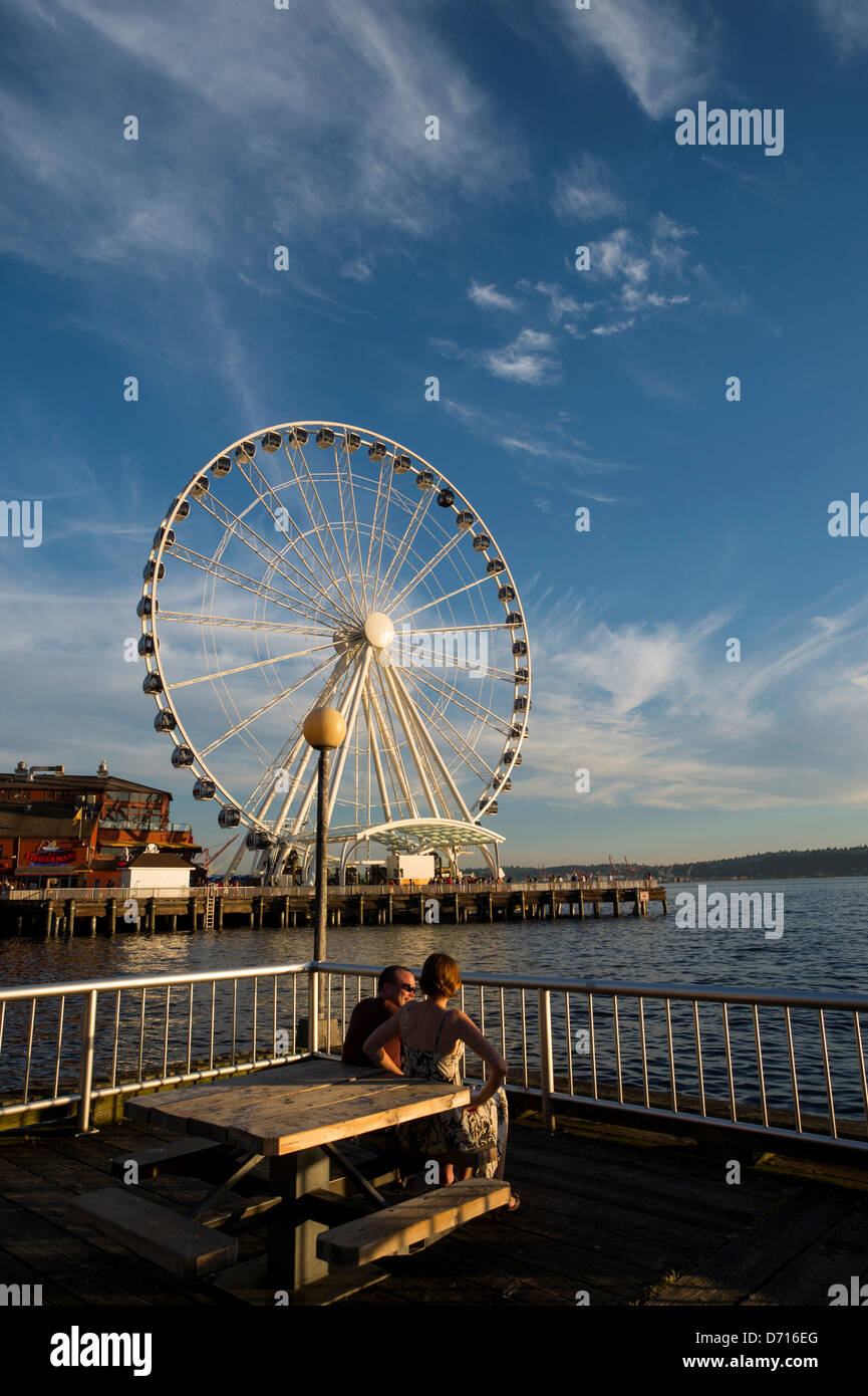 View From Seattle Waterfront Park Of The Great Wheel (Ferris Wheel) At ...
