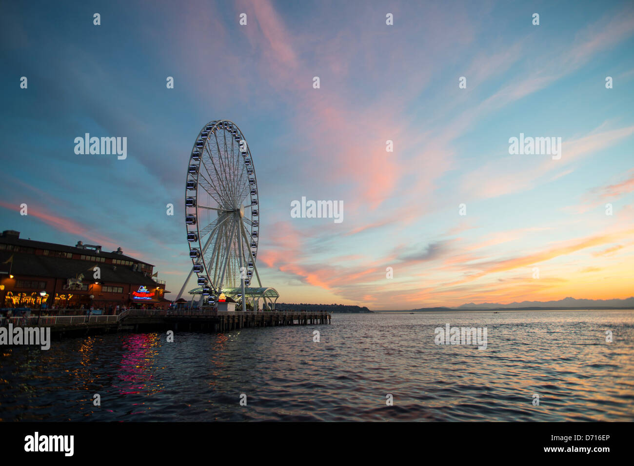 View At Sunset From Seattle Waterfront Park Of The Great Wheel (Ferris ...