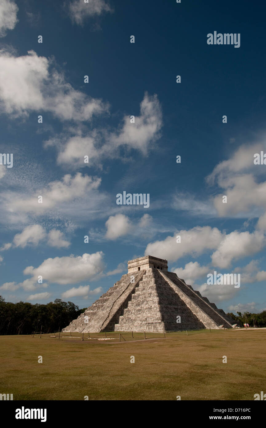 Mexico, Yucatan Peninsula, Near Cancun, Maya Ruins Of Chichen Itza ...
