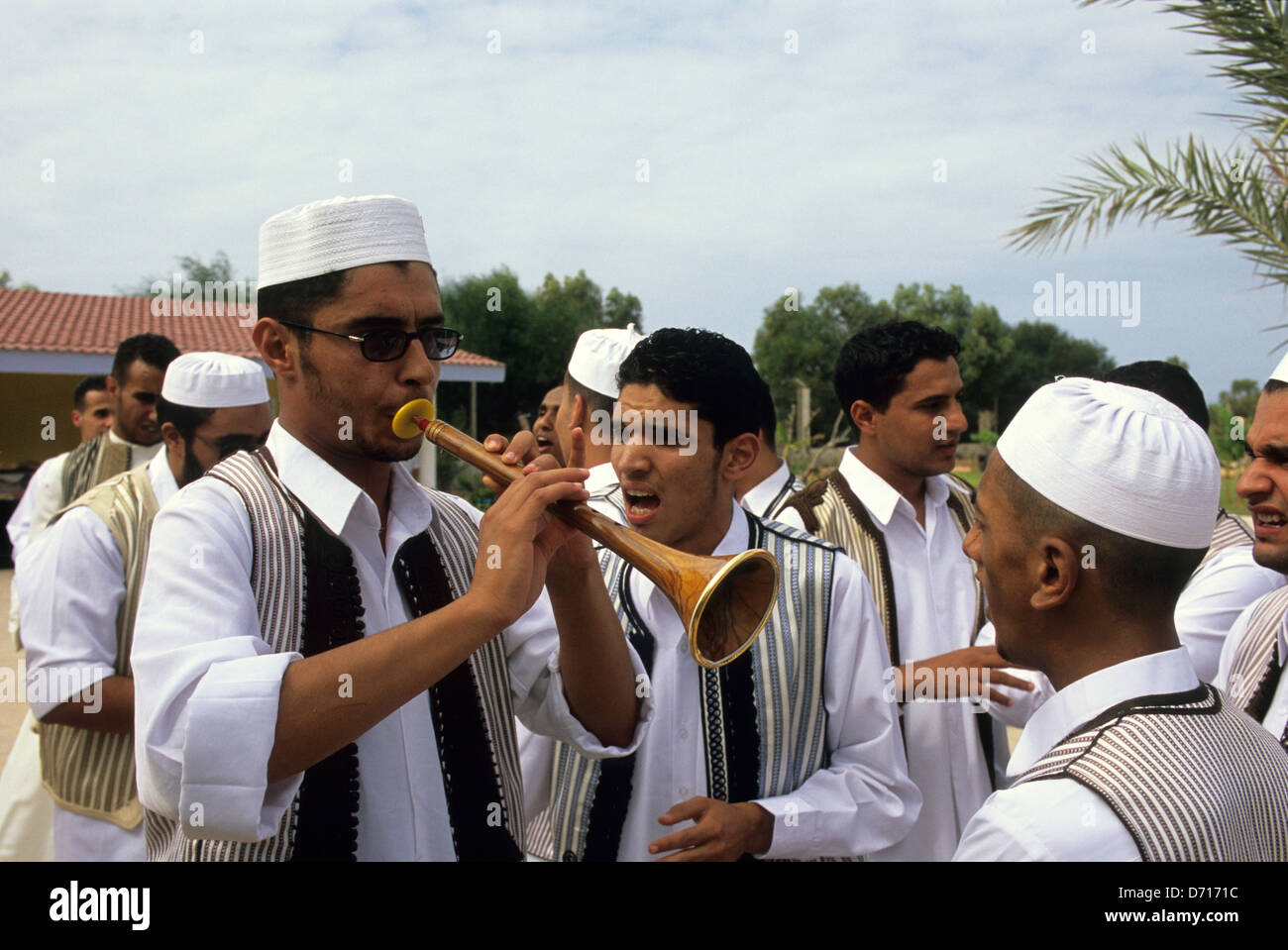 Libya, Near Tripoli, Musicians Playing Ghita (Flute Stock Photo - Alamy