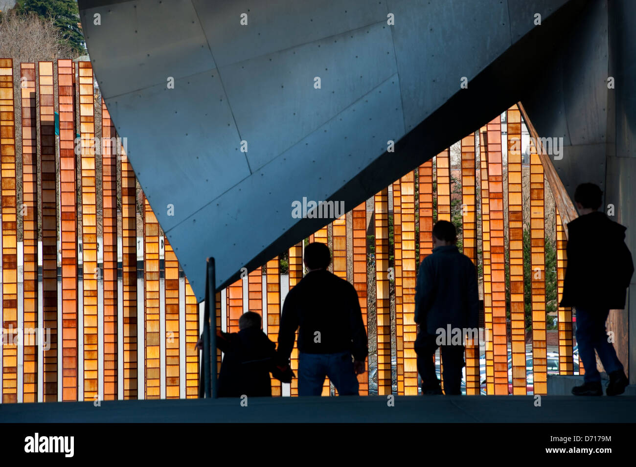 Grass blades sculpture seattle center hi-res stock photography and ...