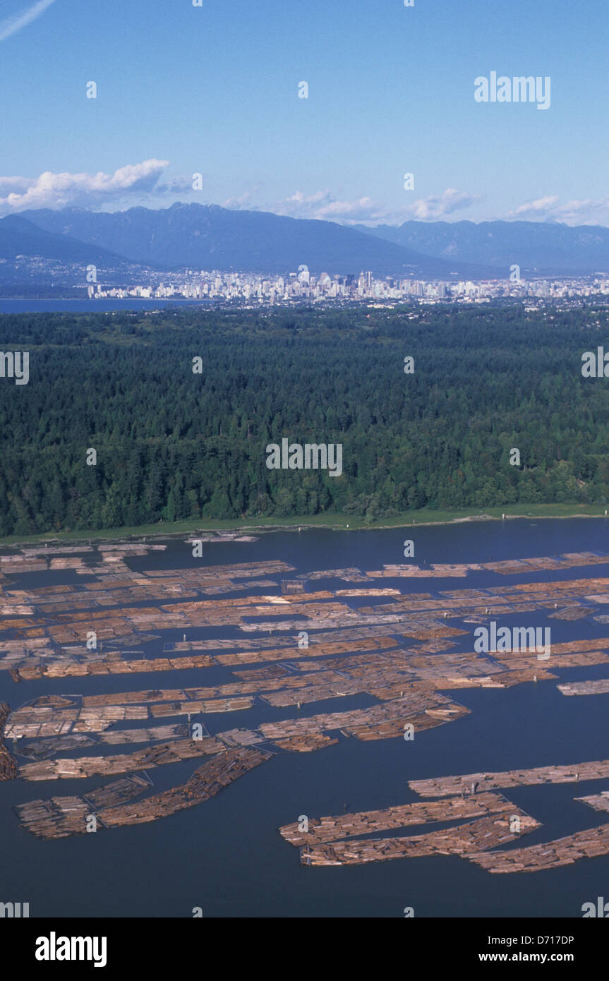 Log rafts hi-res stock photography and images - Alamy