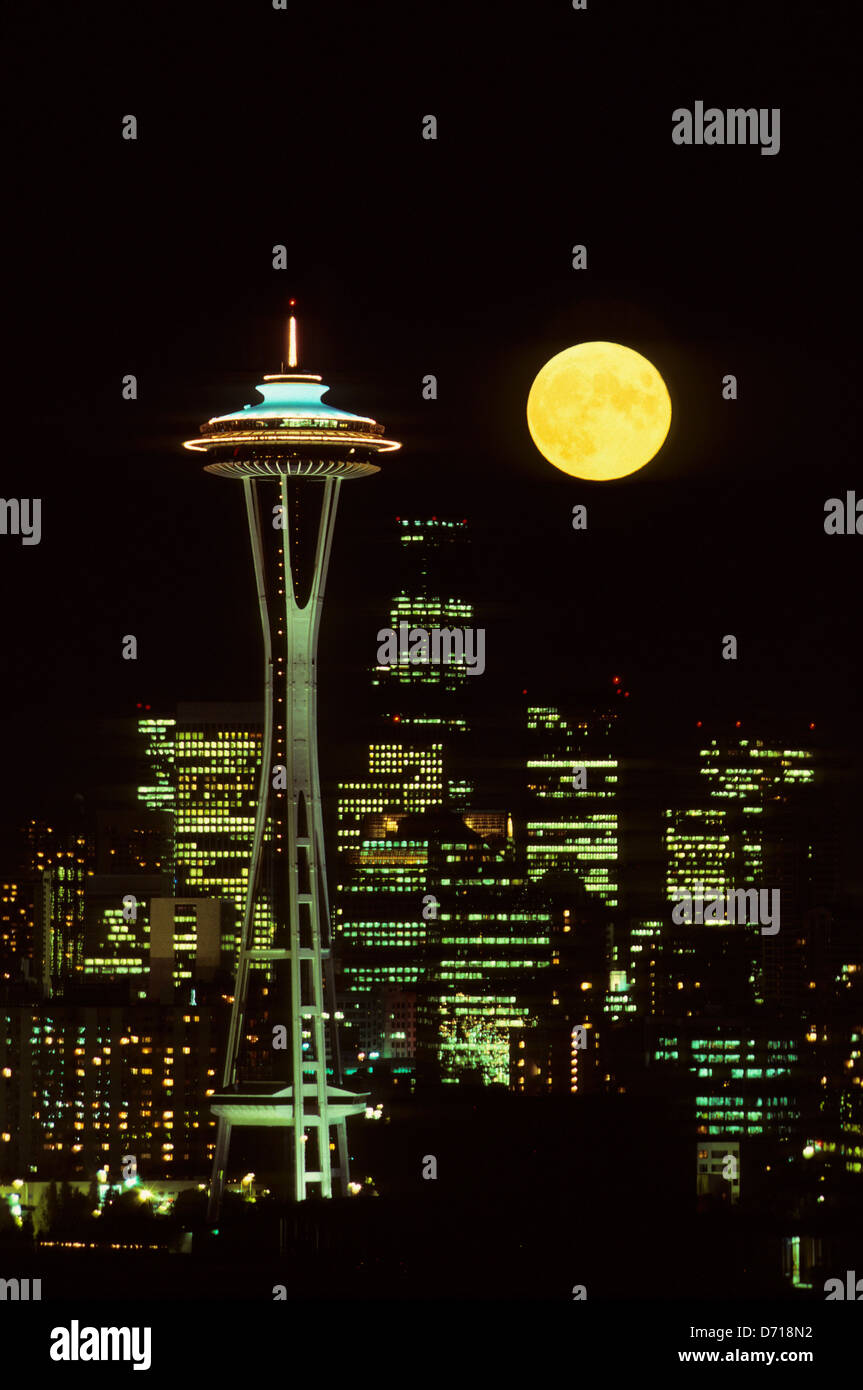 USA, Washington, Seattle Skyline With Full Moon, Space Needle ...