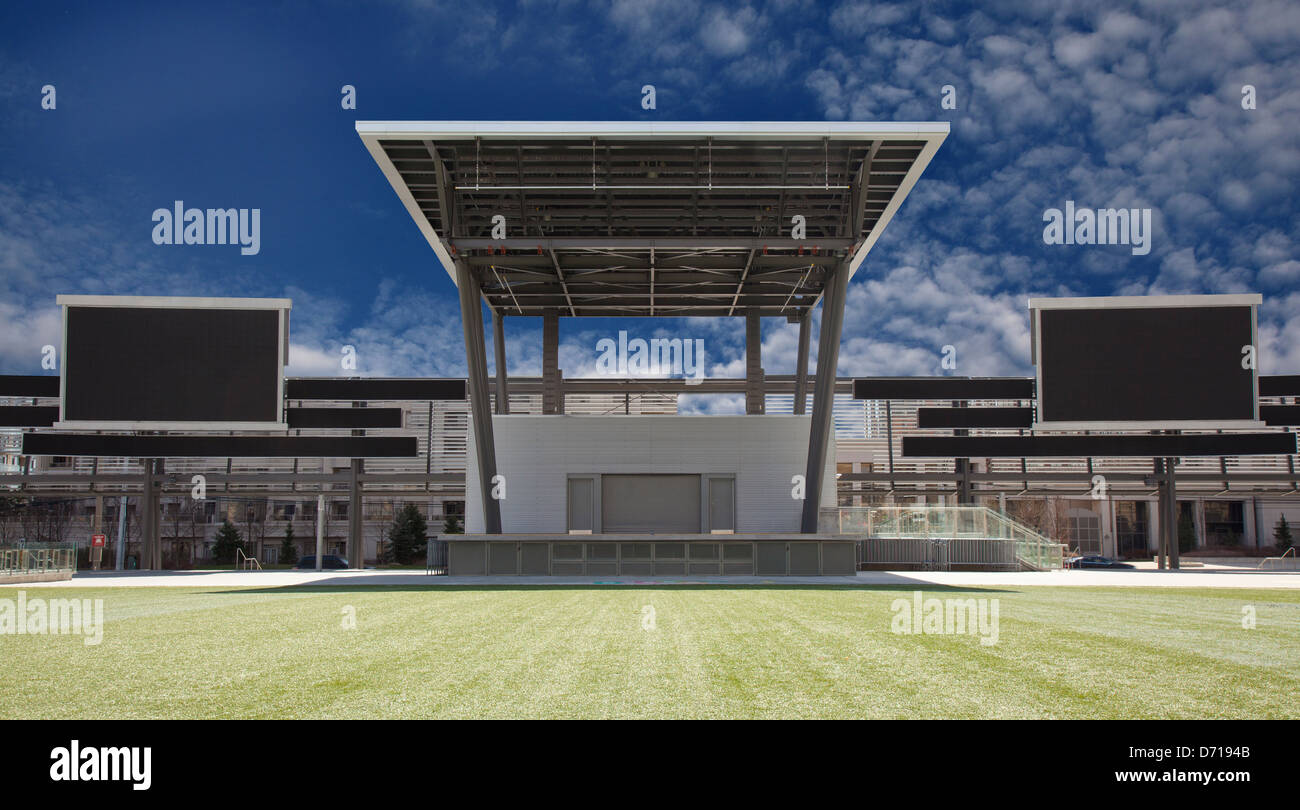 Empty concert stage hi-res stock photography and images - Alamy