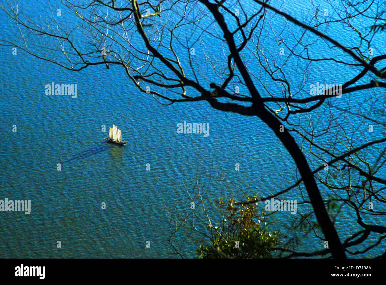 Chinese sailing boat hi-res stock photography and images - Alamy