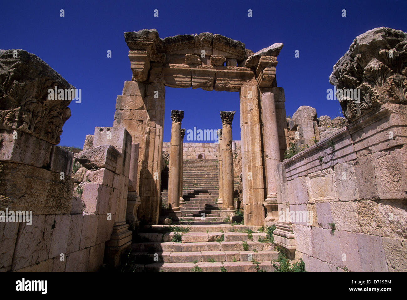 Ancient roman entrance hi-res stock photography and images - Alamy