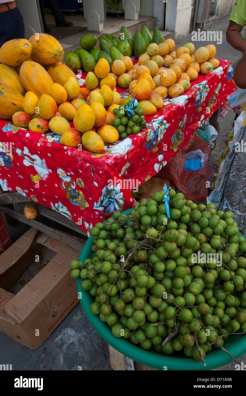 Guamo fruit hi-res stock photography and images - Alamy