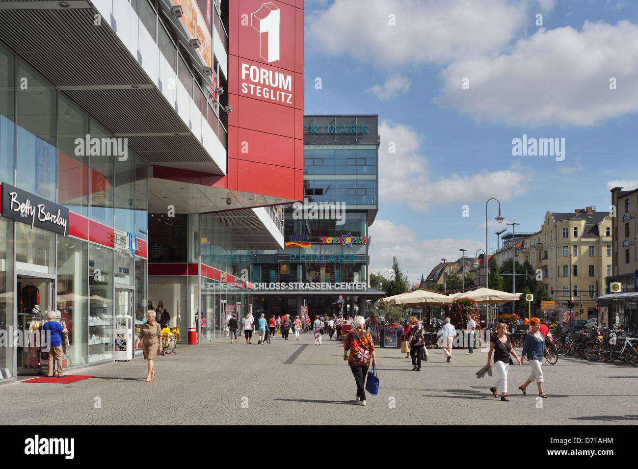 Berlin, Germany, passers-by in front of the Forum Steglitz in Castle ...