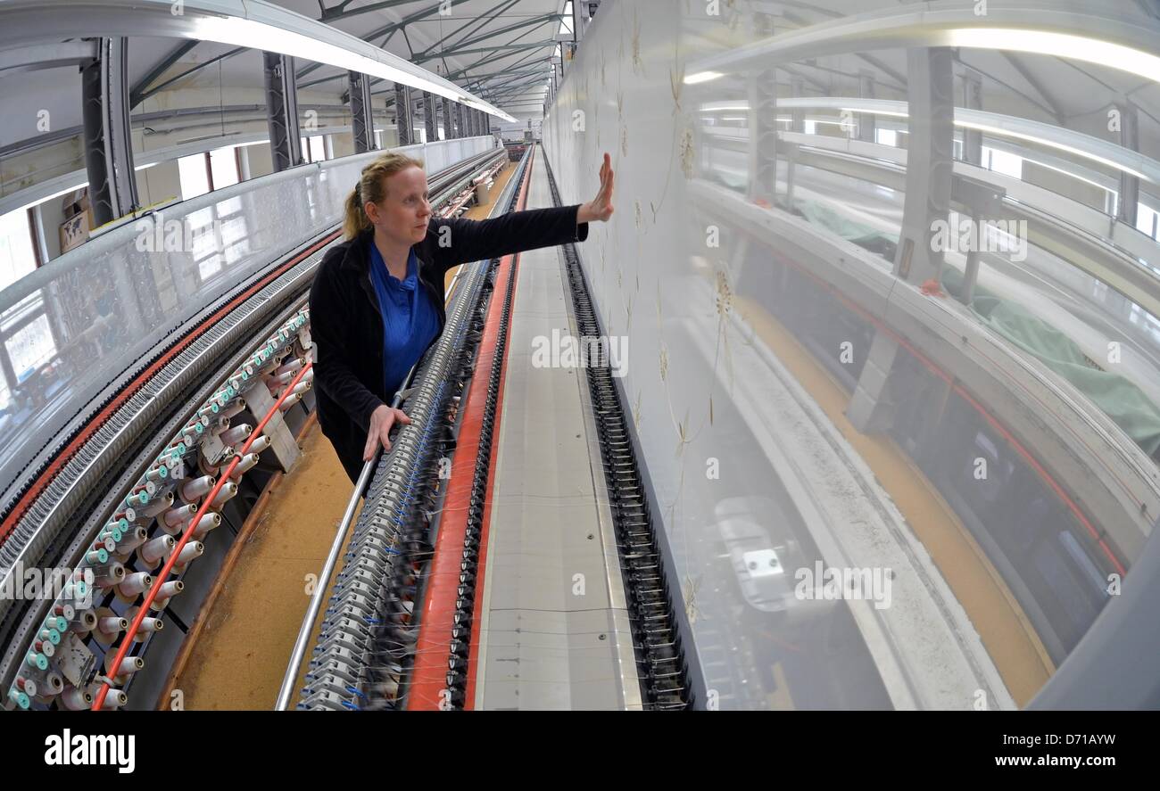 Employees of Dietrich Wetzel - Plauener Spitzen und Gardinen company ...