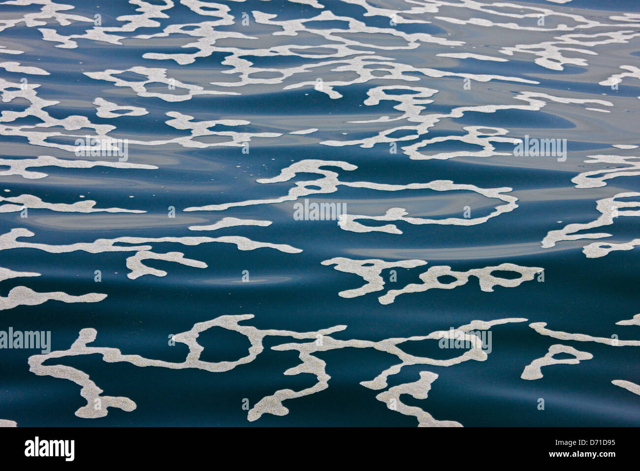 Ocean wave foam hi-res stock photography and images - Alamy