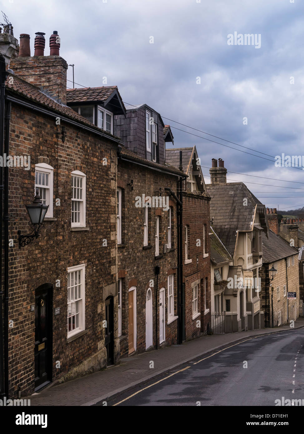 Old yorkshire houses hi-res stock photography and images - Alamy