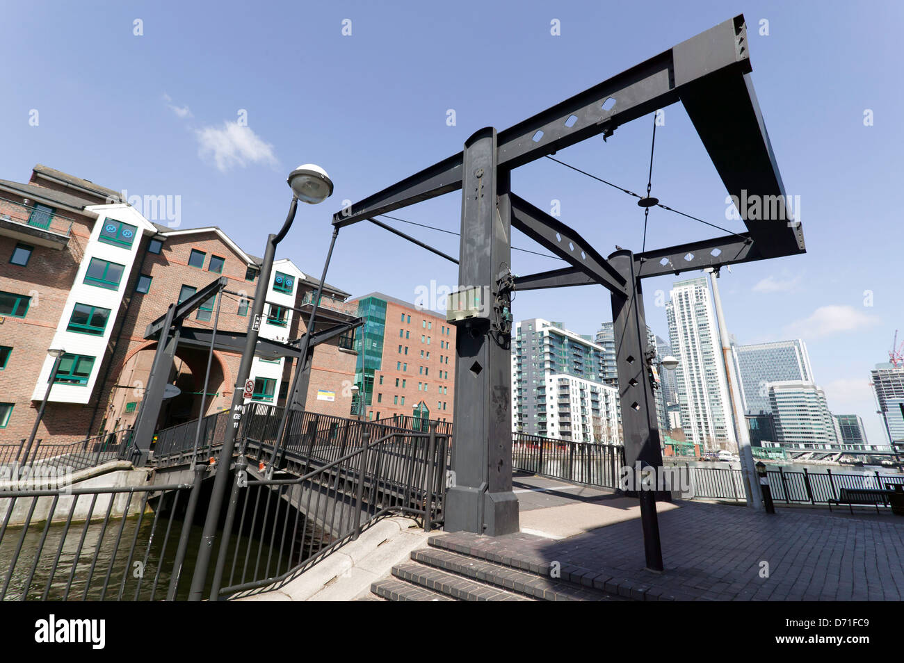 The Glengall Bridge, at Millwall Dock on the Isle of Dogs, London Stock ...