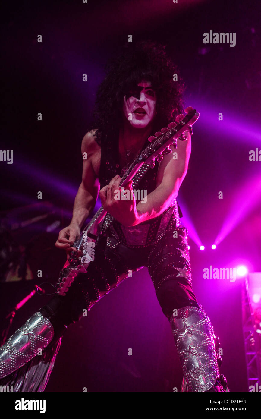 Paul Stanley Kiss Band High Resolution Stock Photography and Images - Alamy