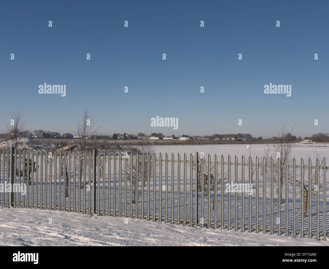Snowy field, Mablethorpe. Lincolnshire,January 2011 Stock Photo - Alamy