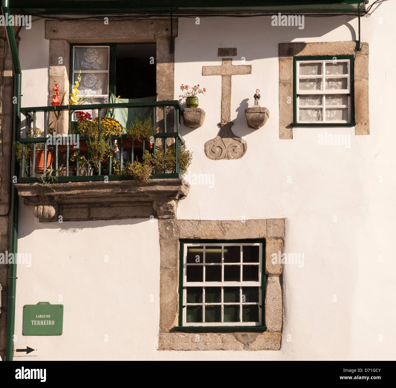 WINDOWS AND BALCONY, PORTO, PORTUGAL Stock Photo - Alamy