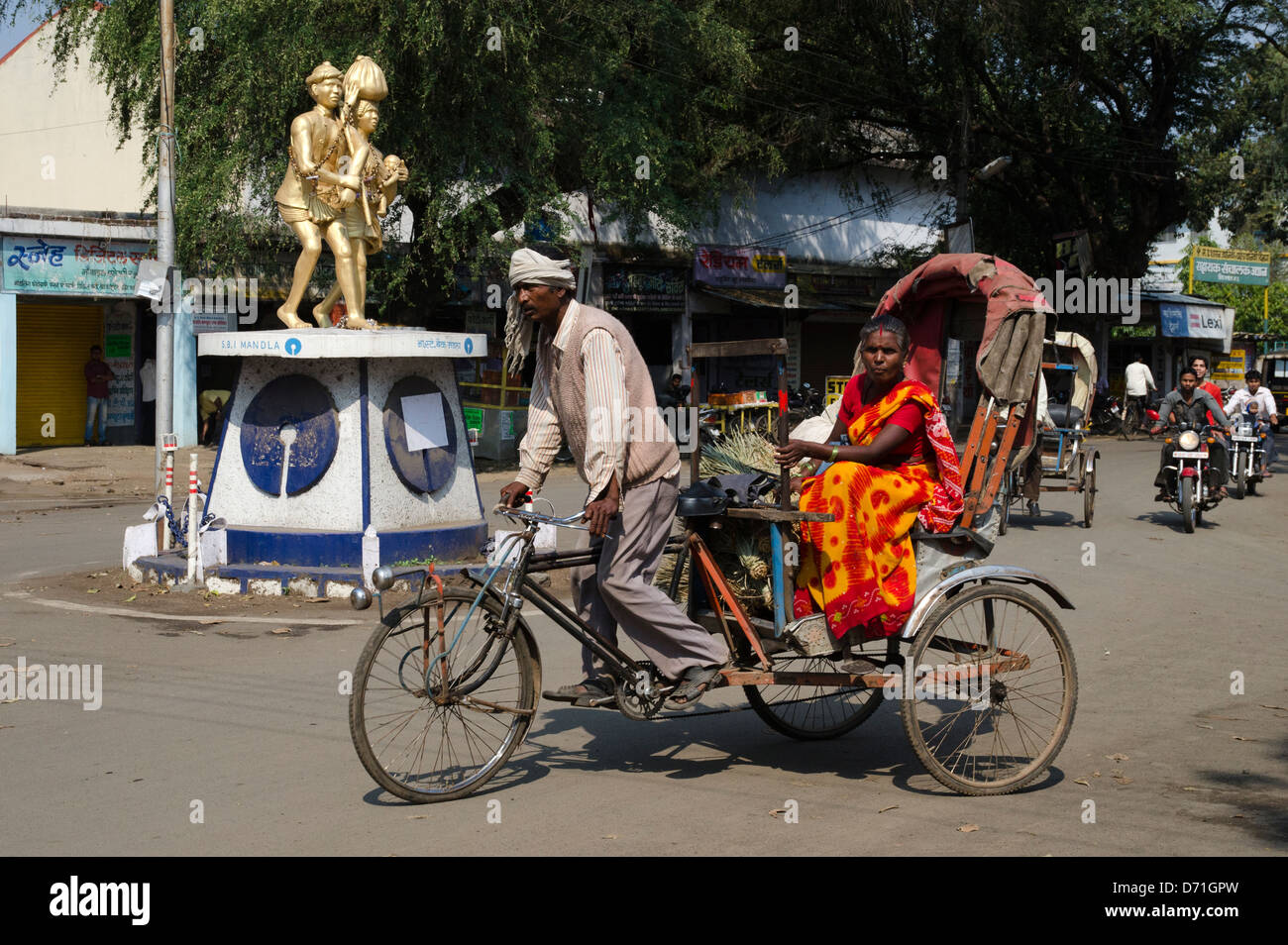 cycle rickshaw,street,madhya pradesh,india Stock Photo - Alamy