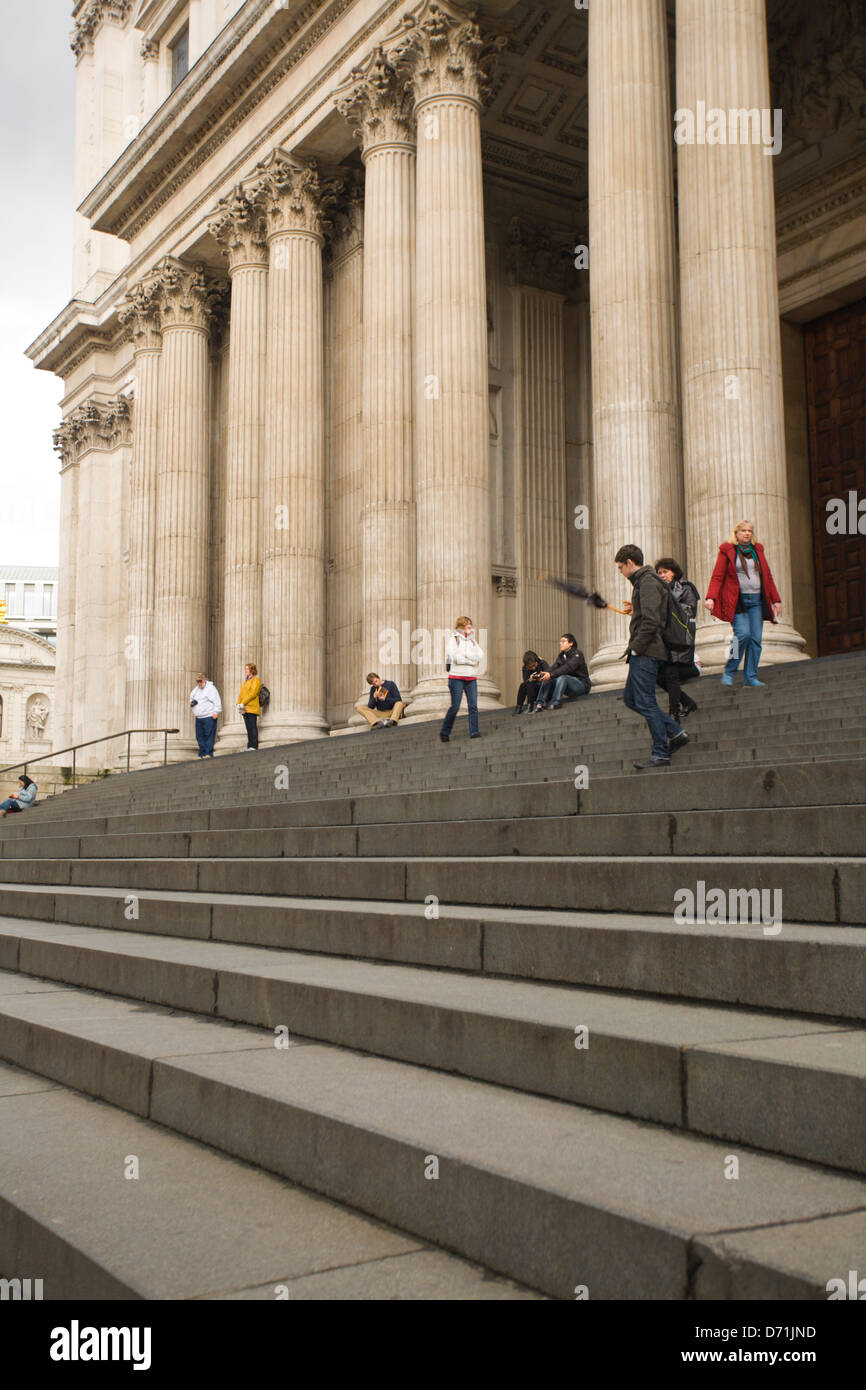 St Pauls Cathedral Steps Stock Photos & St Pauls Cathedral Steps Stock ...