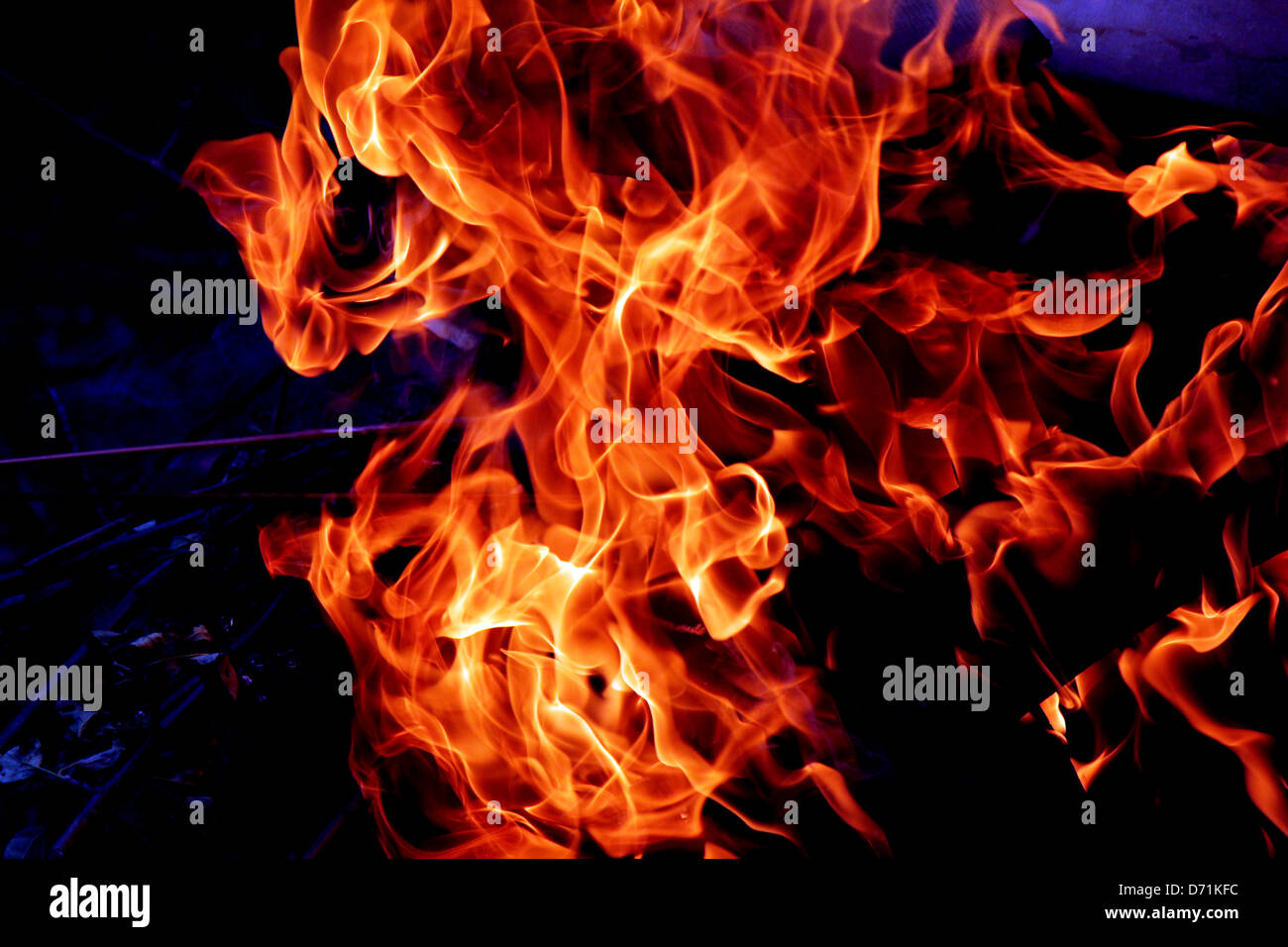 Campfire burning on summer night hi-res stock photography and images ...
