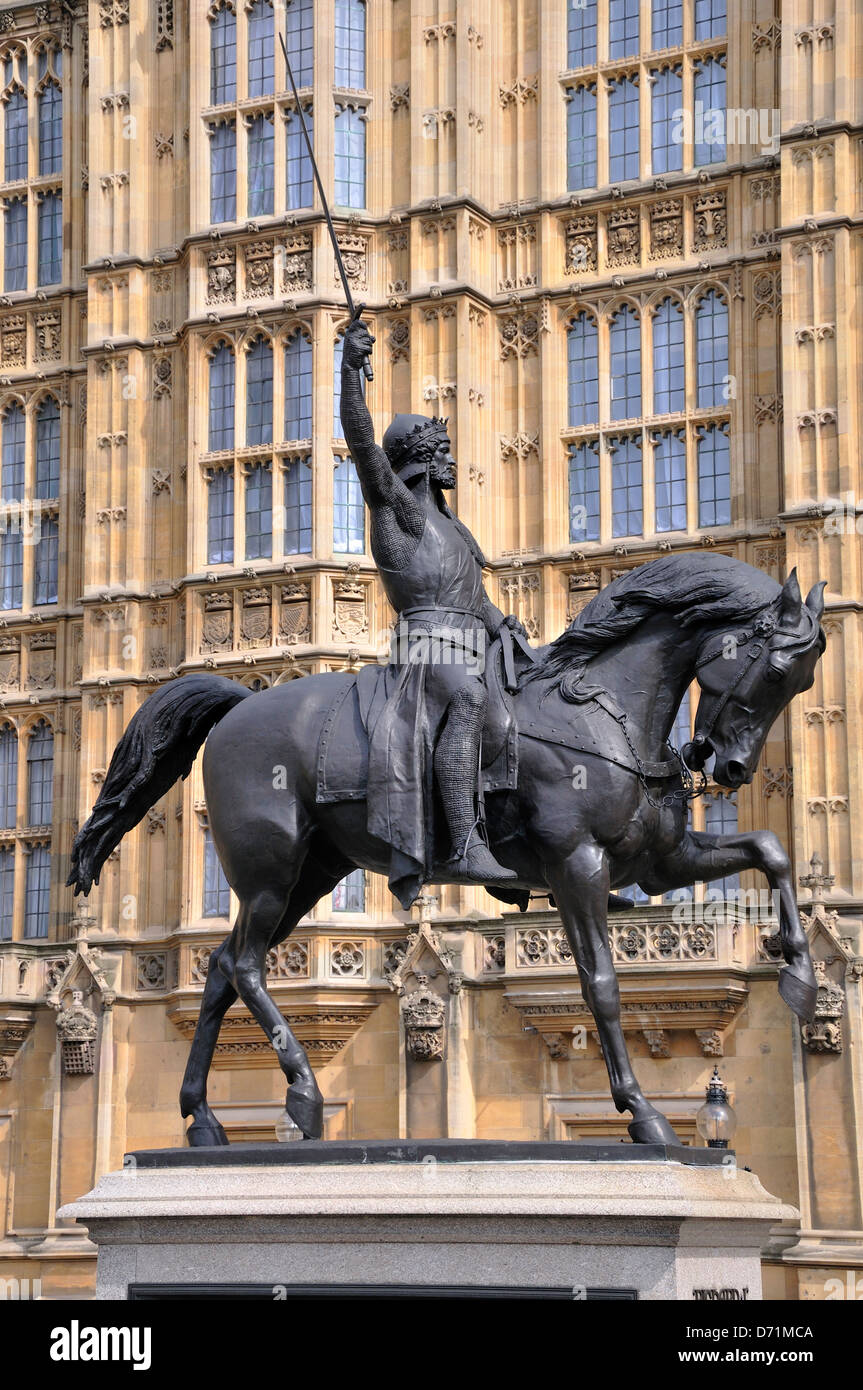 King Richard I Bronze Statue High Resolution Stock Photography and ...