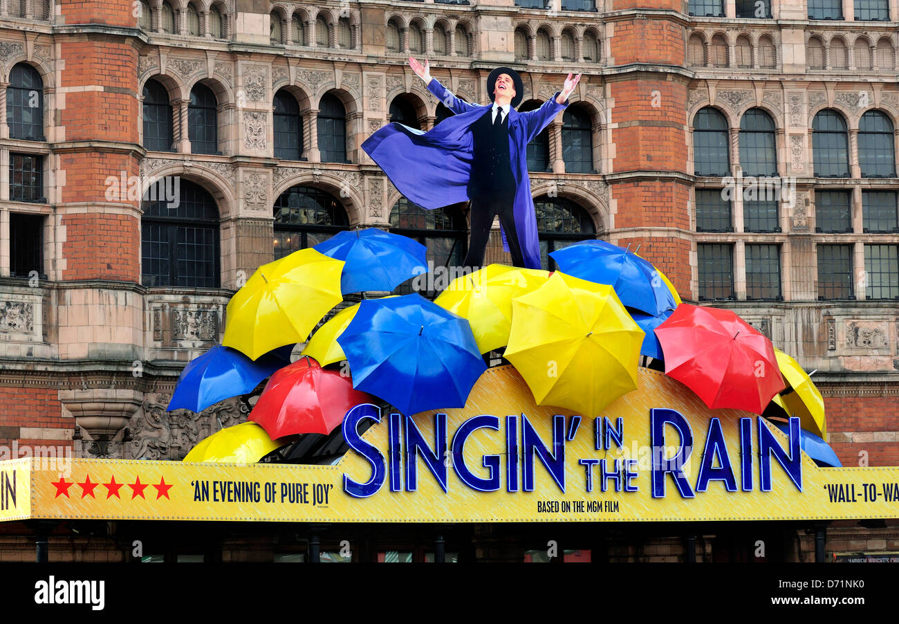 London, England, UK. Palace Theatre, Cambridge Circus - Singing in the ...