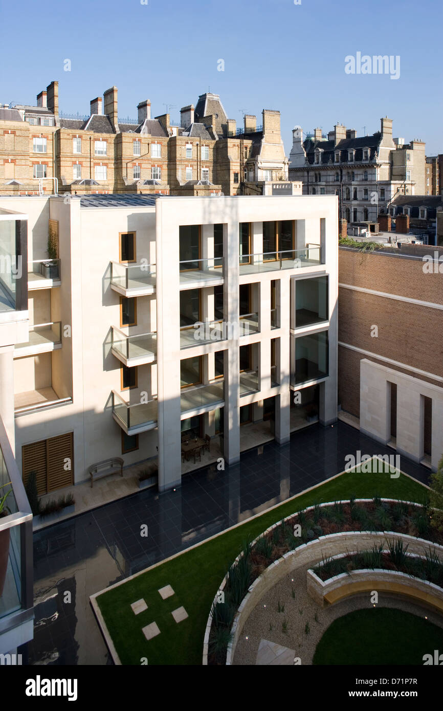 Apartment building in central London England Stock Photo - Alamy