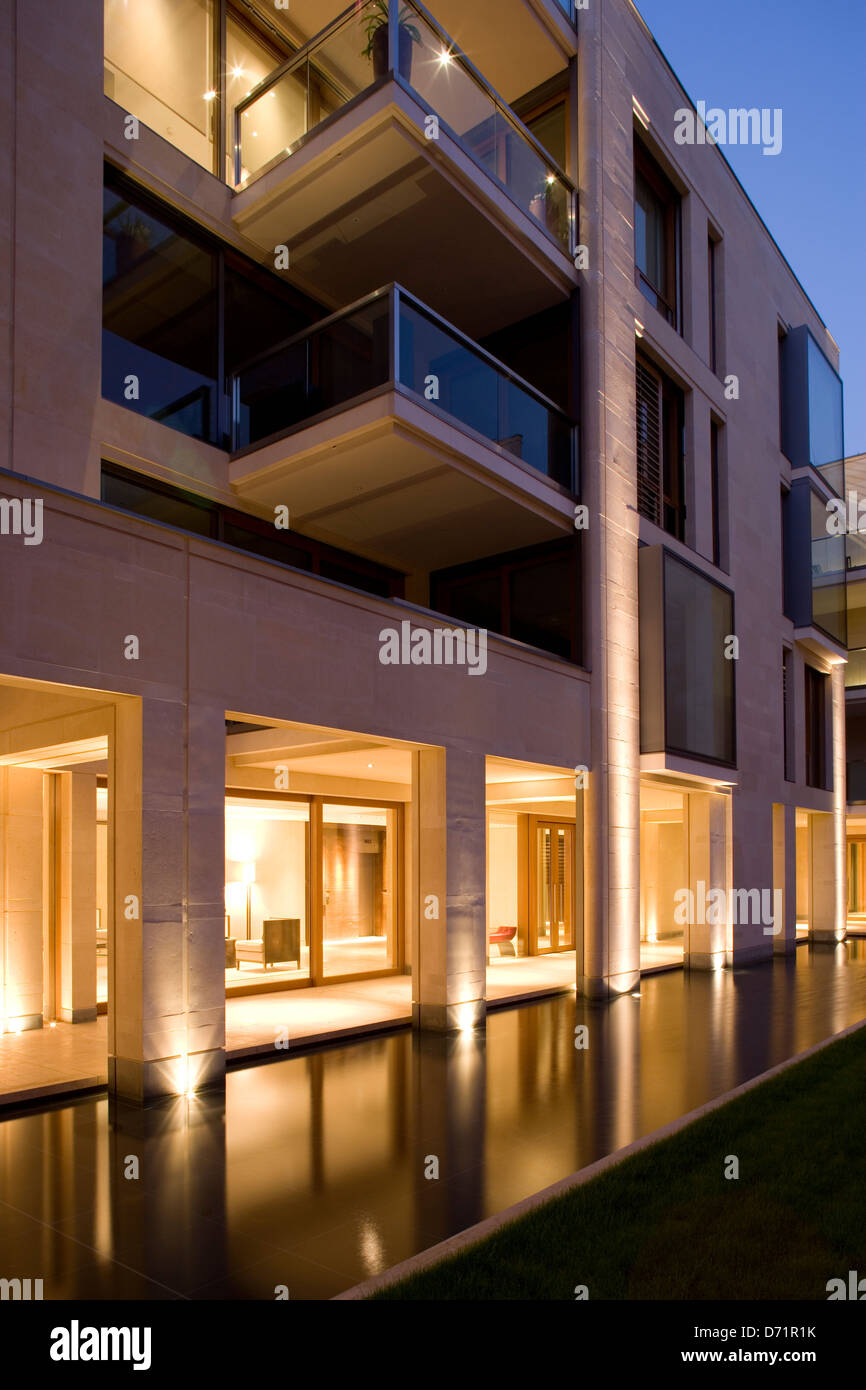 Apartment building in central London England Stock Photo - Alamy