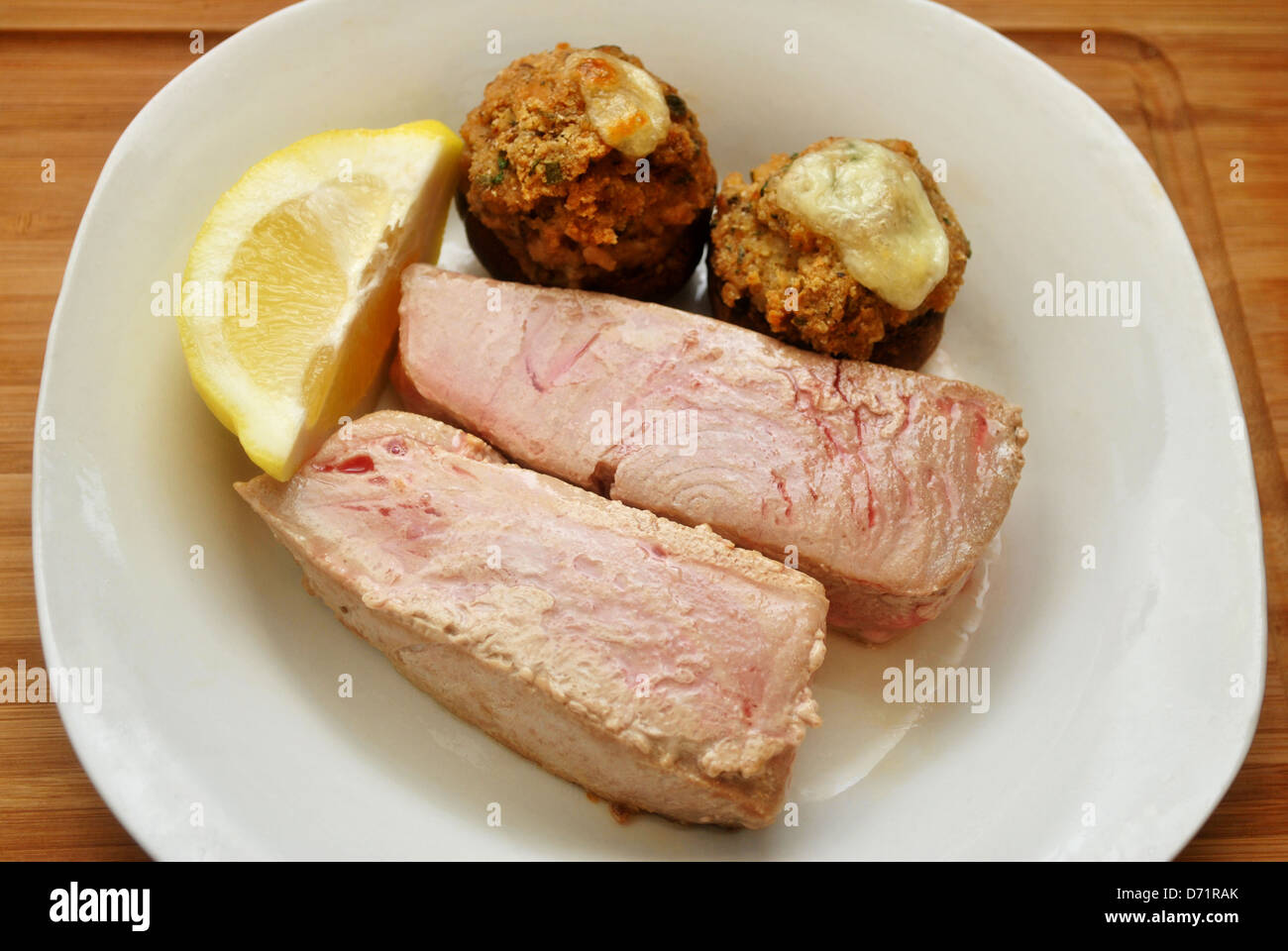 Fresh Cooked Tuna Stock Photo - Alamy