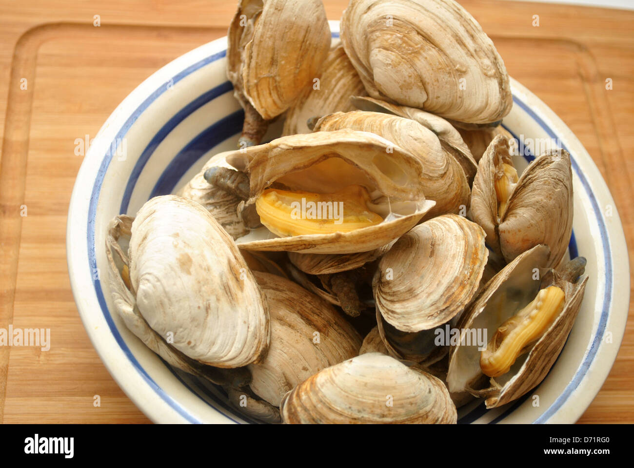 Whole steamed steamers hi-res stock photography and images - Alamy