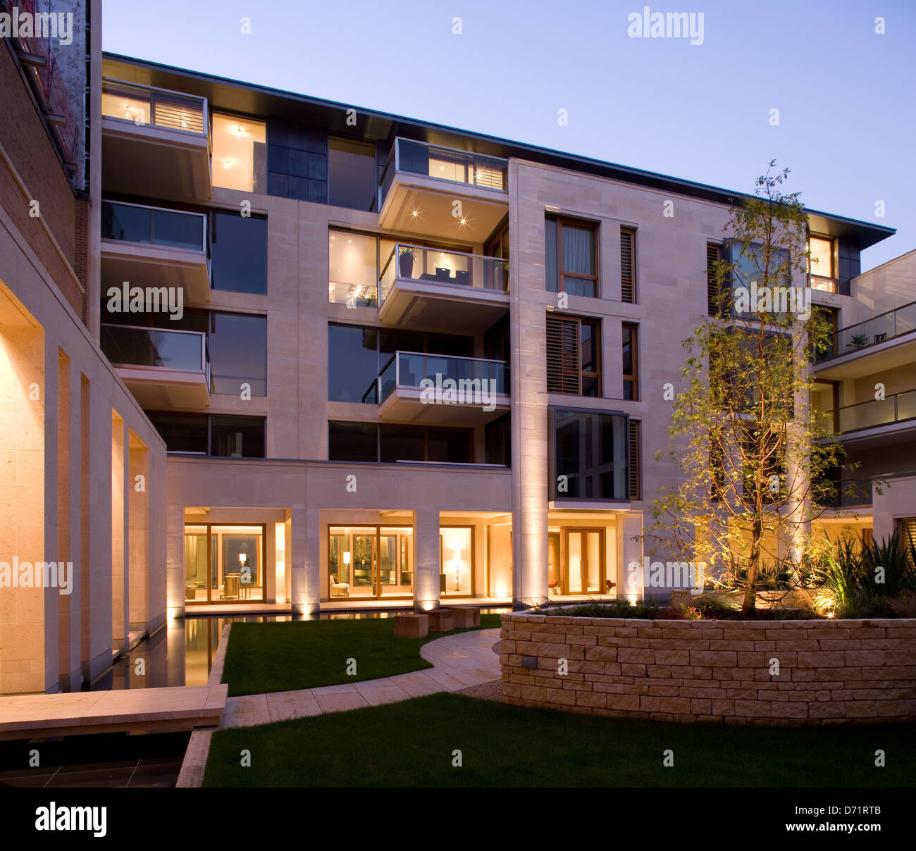 Apartment building in central London England Stock Photo - Alamy
