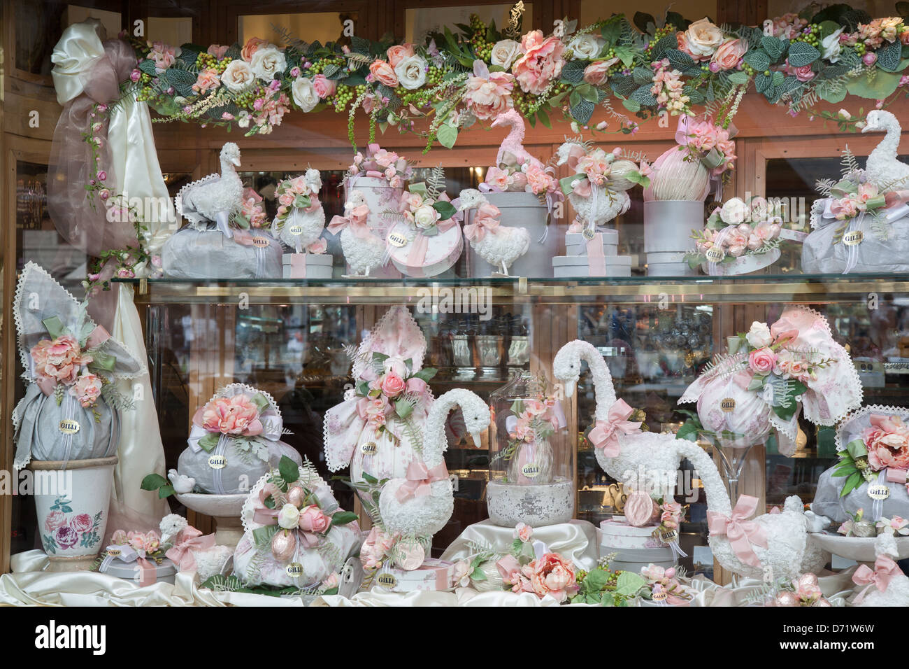 Window of Gilli Cafe, Piazza della Republica Square; Florence; Italy ...