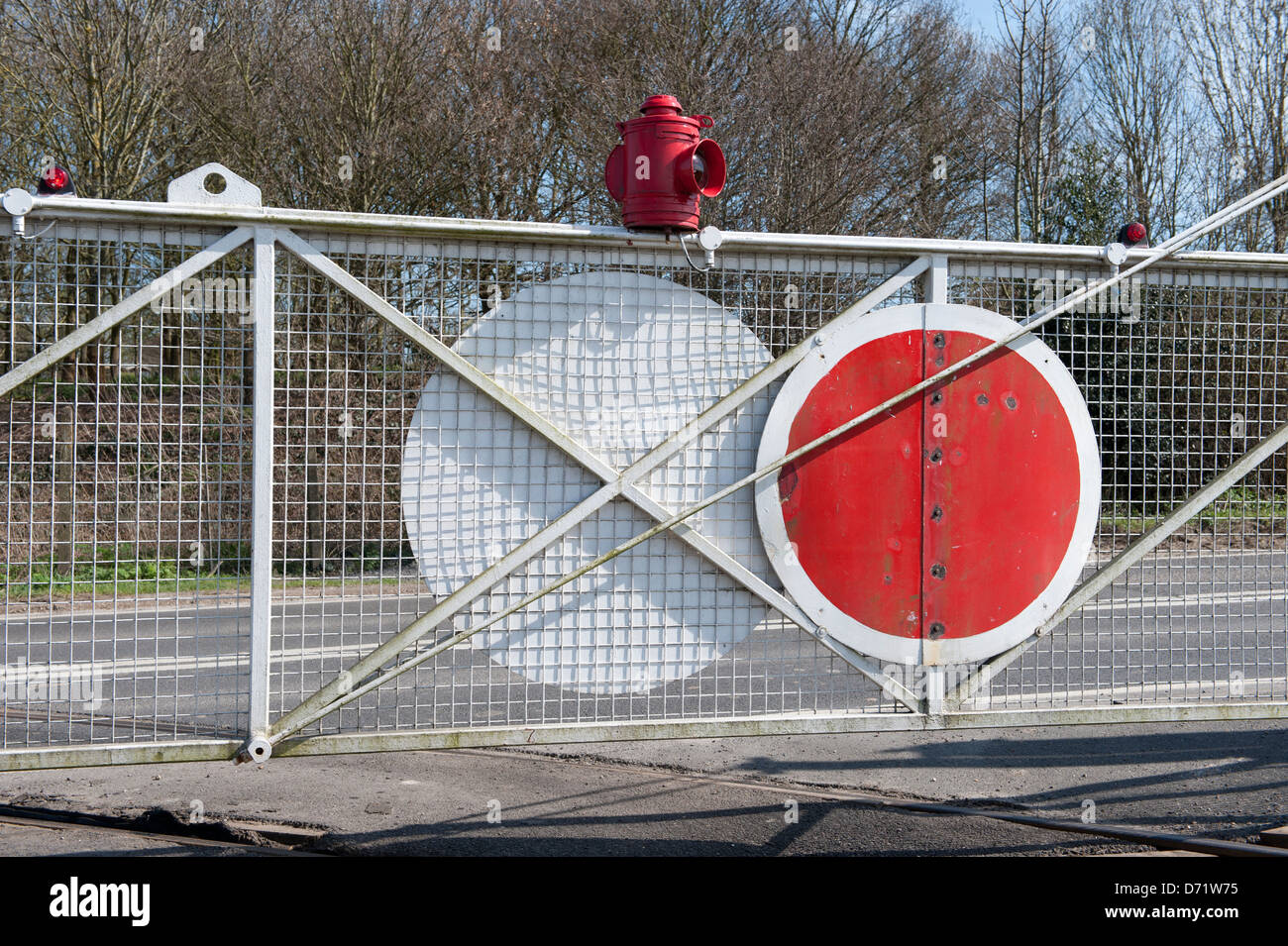 Railroad crossing gates hi-res stock photography and images - Alamy