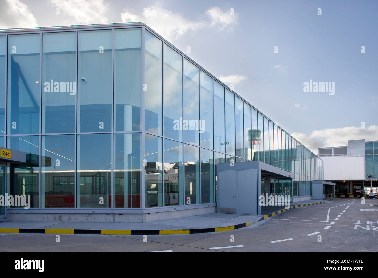 Coaching Station Heathrow Airport London England Stock Photo - Alamy