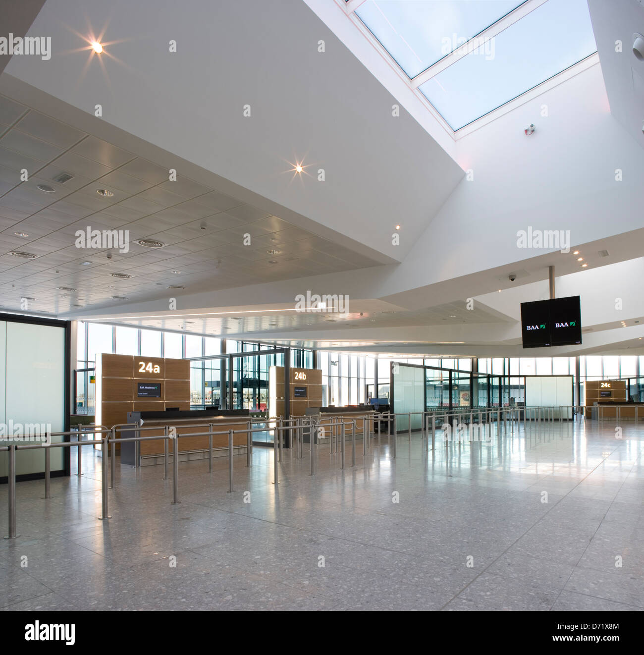 Coaching Station Heathrow Airport London England Stock Photo - Alamy