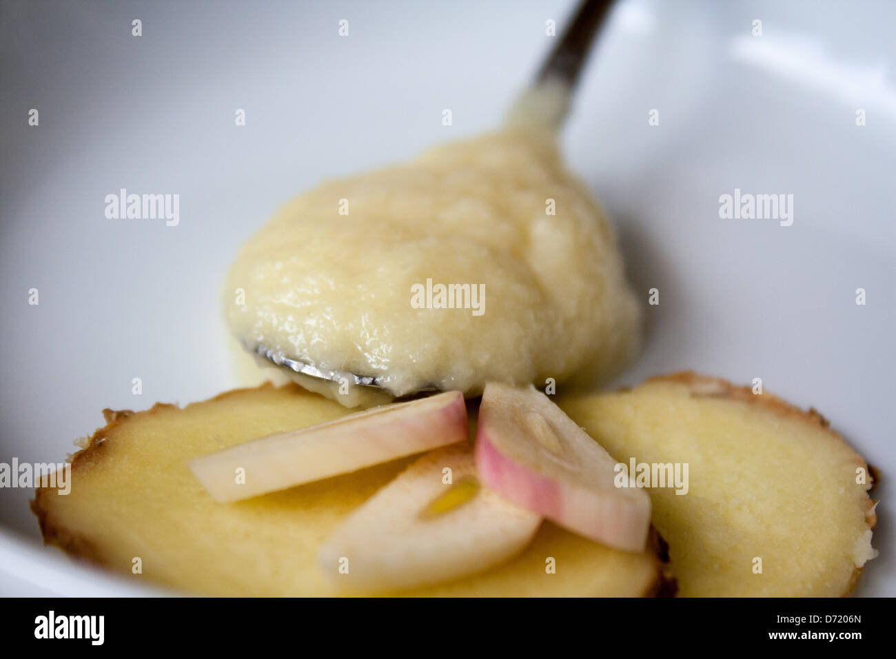 White paste plate hi-res stock photography and images - Alamy