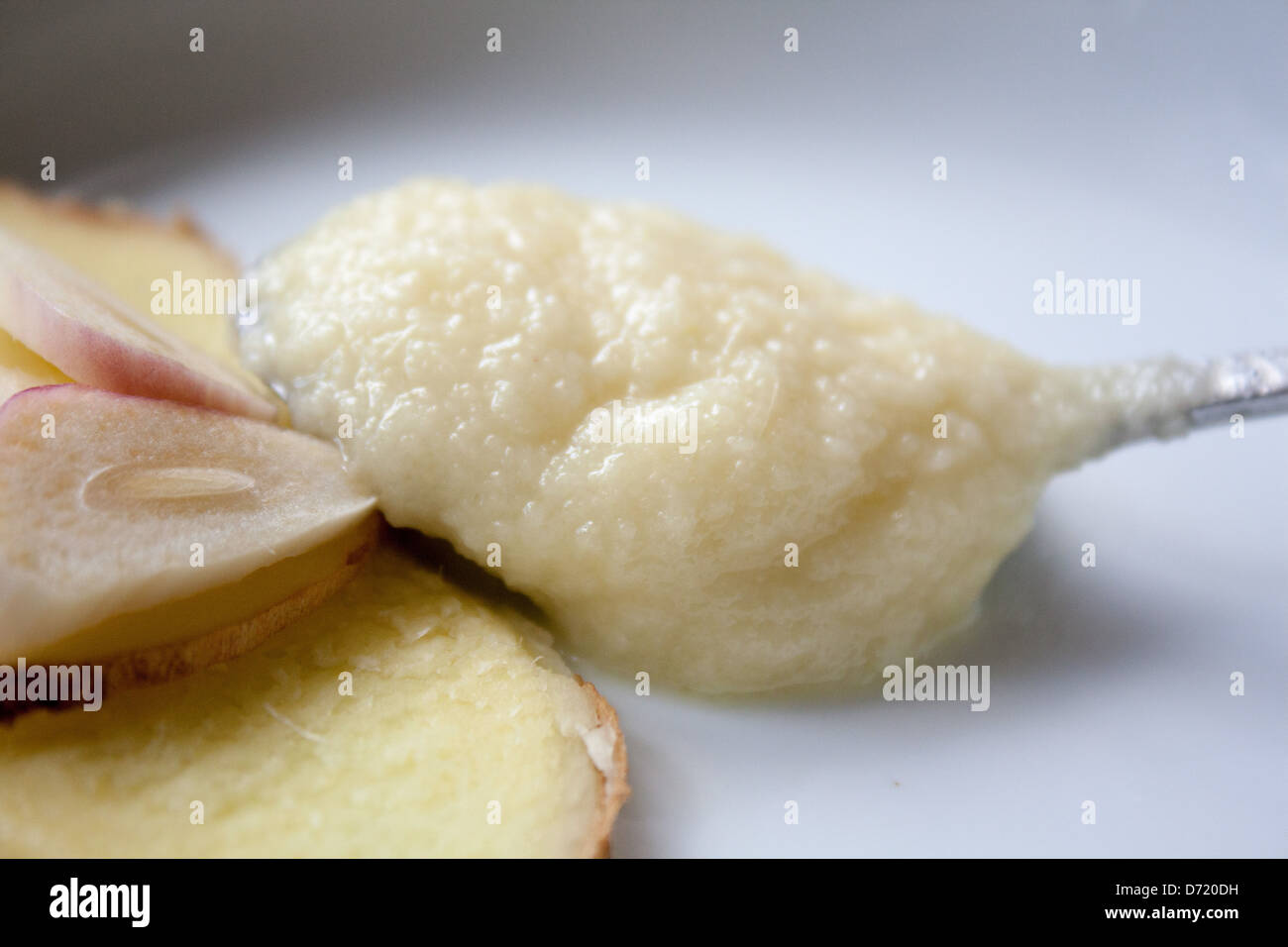 White paste plate hi-res stock photography and images - Alamy