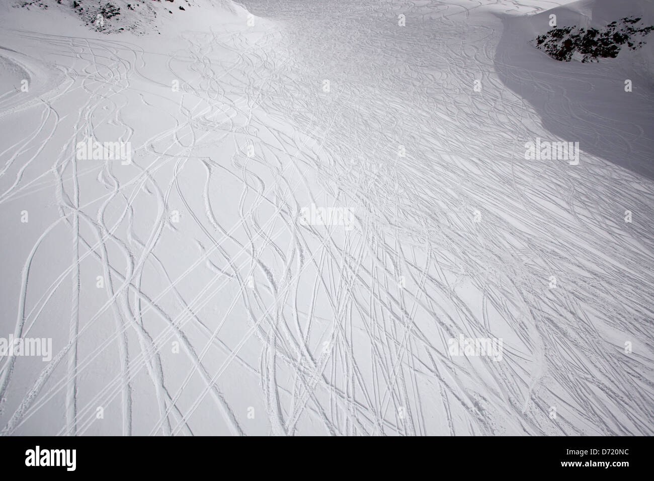Skiing tracks snow mountain hi-res stock photography and images - Alamy