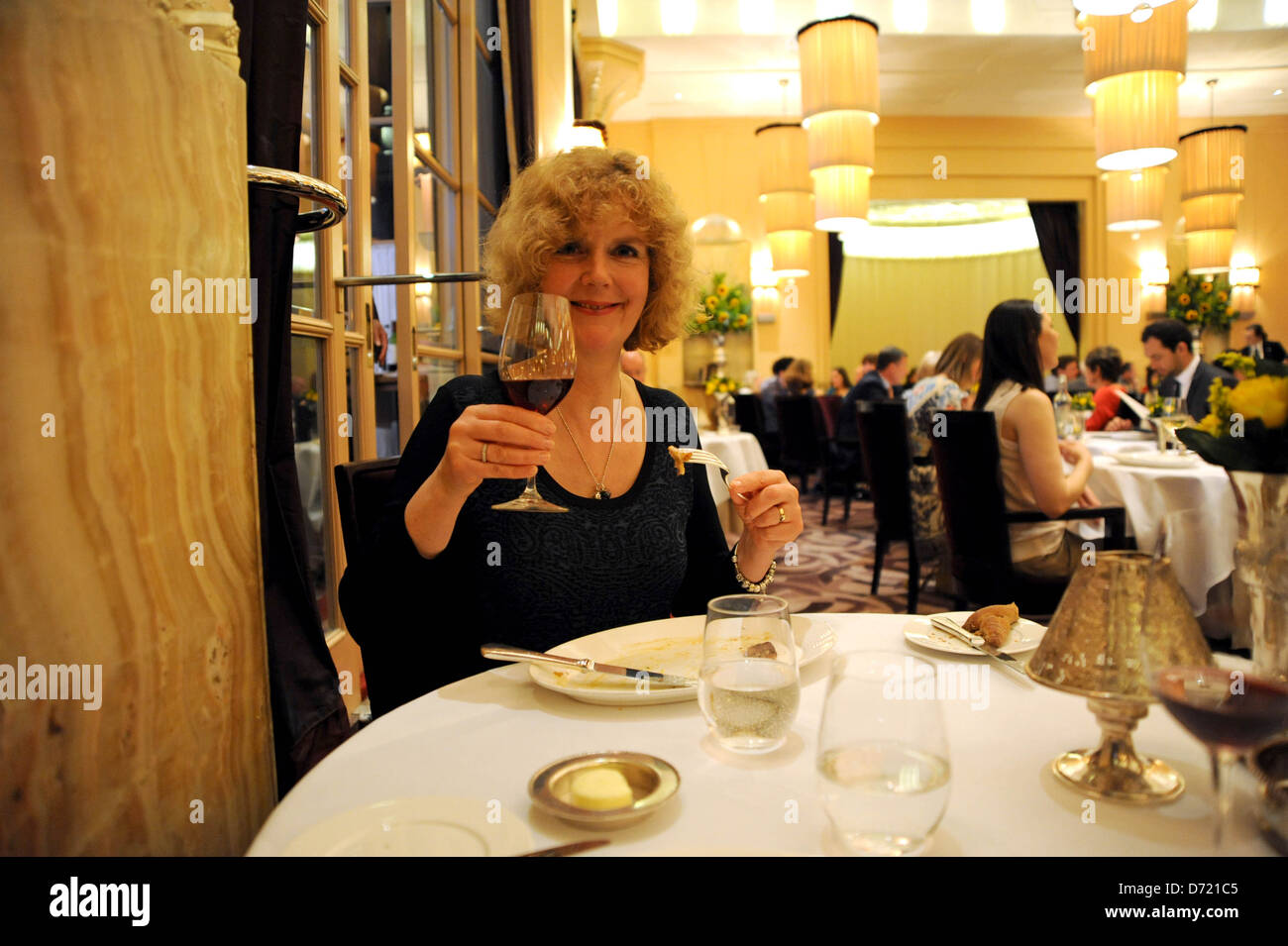 Claridges restaurant london hi-res stock photography and images - Alamy