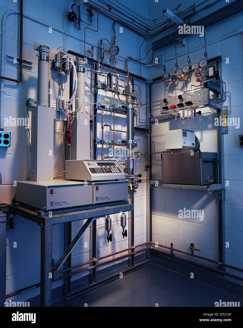 Catalytic reactor hi-res stock photography and images - Alamy