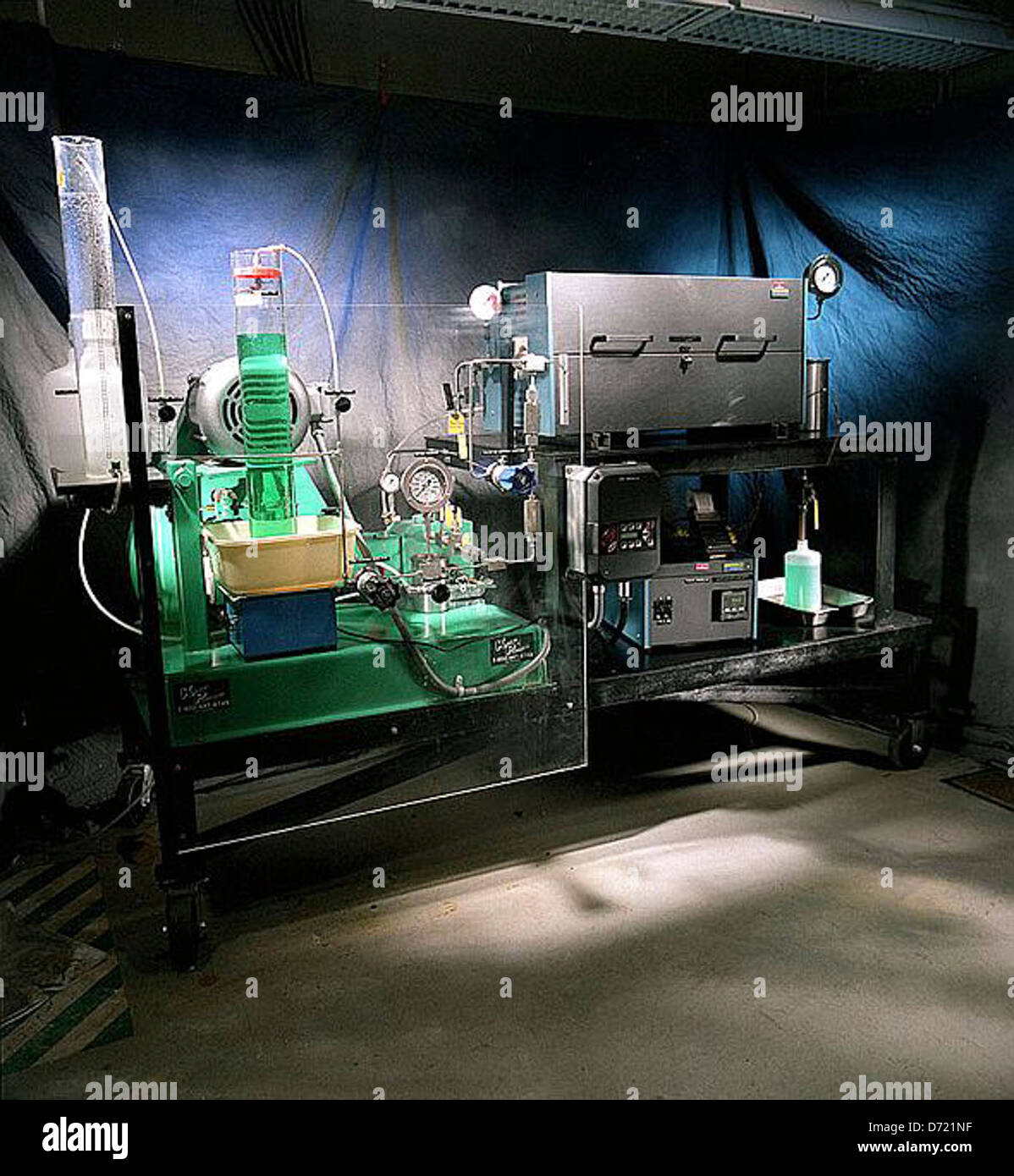 Thermal decomposition hi-res stock photography and images - Alamy