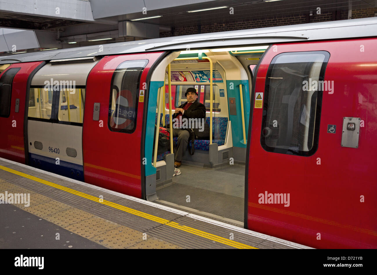 London underground train hi-res stock photography and images - Alamy
