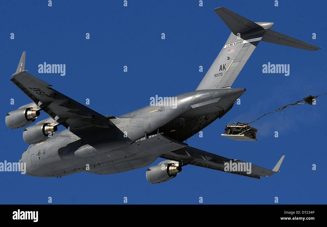 Humvee drop hi-res stock photography and images - Alamy