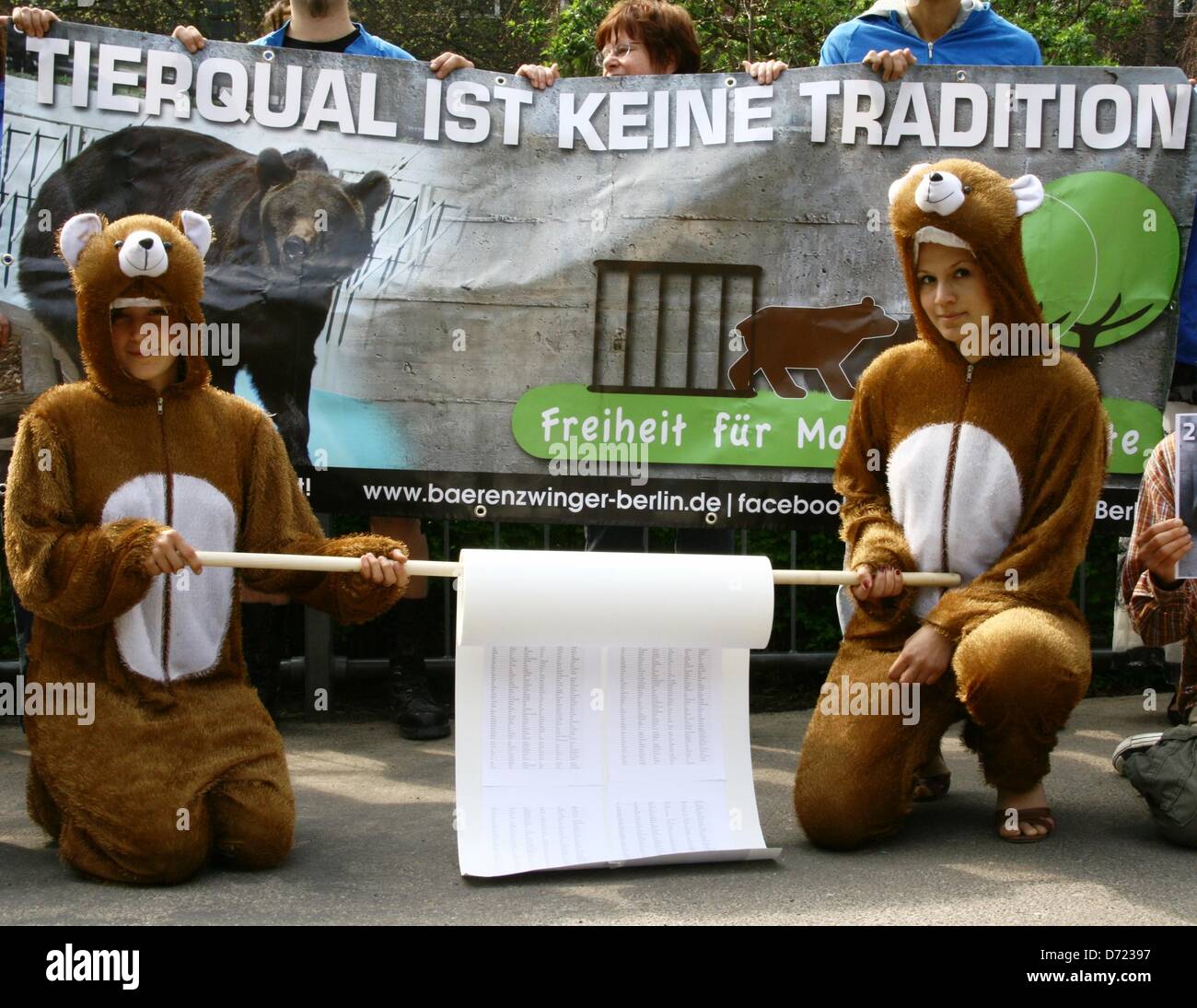 Members of the Berlin Bear League (Berliner Baerenbuendnis) protest ...