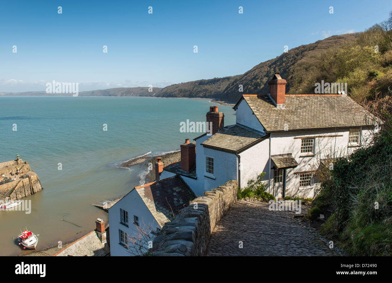 Clovelly, North Devon, England. The harbour harbor and cobbled walkway ...